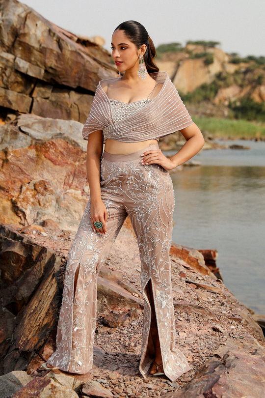 Lustrous Soireé – Label Moni K